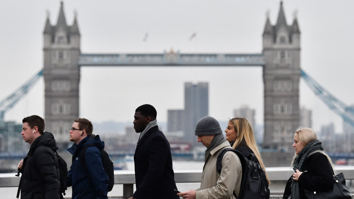 英國財政黑洞達220億！預計裁減超過萬名公務員。 - PressMega