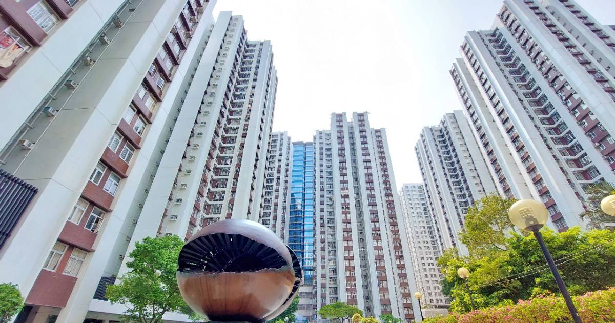 鰂魚涌戰時炸彈封路影響市民返工放工 食肆東主表示：生意減少一半 - PressMega